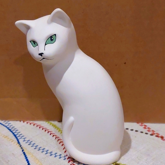 Highbank Porcelain | Accents | Vintage Highbankporcelain White Cat ...